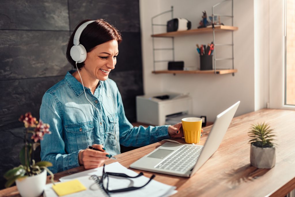 Sales Communication Strategy: A Step-By-Step Guide